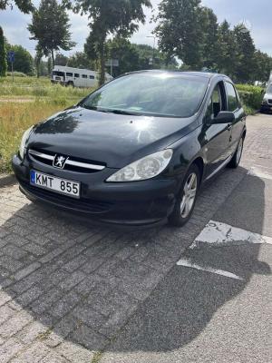 Black Peugeot 307 2004 in Silute, with an engine capacity of 2.00 L and mileage of 295 thousand km for 950 €, photo  on AUTOMOTO.COM.LV
