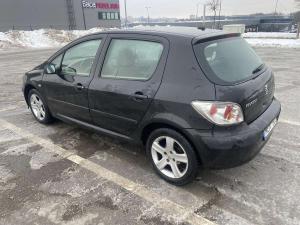 Black Peugeot 307 2005 in Kaunas, with an engine capacity of 1.60 L and mileage of 214 thousand km for 1550 €, photo 3 on AUTOMOTO.COM.LV