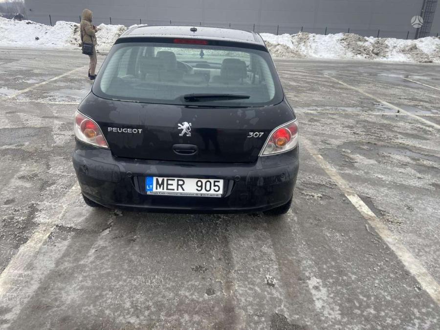 Black Peugeot 307 2005 in Kaunas, with an engine capacity of 1.60 L and mileage of 214 thousand km for 1550 €, photo 4 on AUTOMOTO.COM.LV