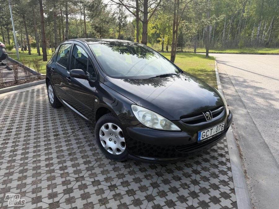 Black Peugeot 307 2005 in Kaunas, with an engine capacity of 1.60 L and mileage of 290 thousand km for 990 €, photo 1 on AUTOMOTO.COM.LV