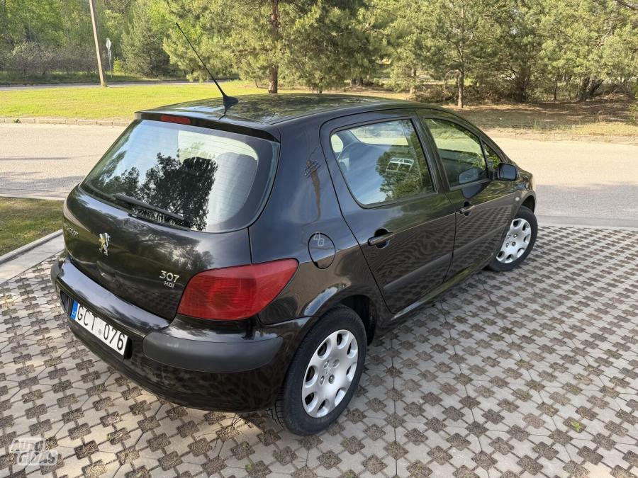 Black Peugeot 307 2005 in Kaunas, with an engine capacity of 1.60 L and mileage of 290 thousand km for 990 €, photo 4 on AUTOMOTO.COM.LV