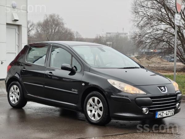 Black Peugeot 307 2007 in Riga, with an engine capacity of 1.60 L and mileage of 165 thousand km for 2000 €, photo 4 on AUTOMOTO.COM.LV