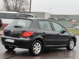 Black Peugeot 307 2007 in Riga, with an engine capacity of 1.60 L and mileage of 165 thousand km for 2000 €, photo 5 on AUTOMOTO.COM.LV