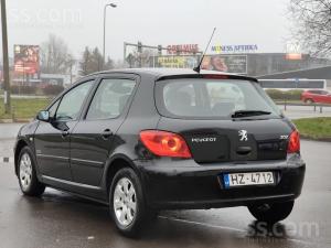 Black Peugeot 307 2007 in Riga, with an engine capacity of 1.60 L and mileage of 165 thousand km for 2000 €, photo 6 on AUTOMOTO.COM.LV