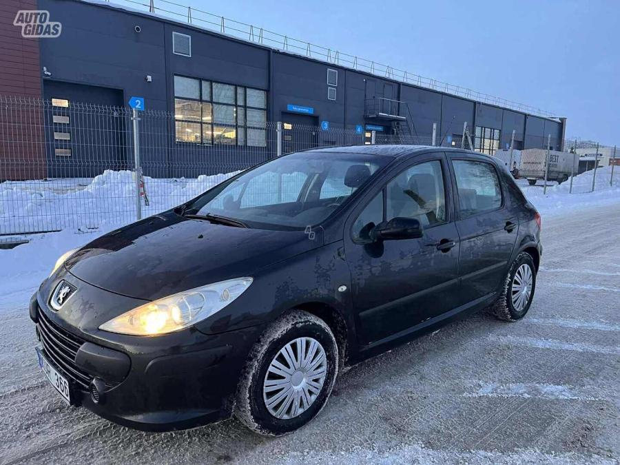 Black Peugeot 307 2007 in Silute, with an engine capacity of 1.60 L and mileage of 250 thousand km for 1100 €, photo 1 on AUTOMOTO.COM.LV