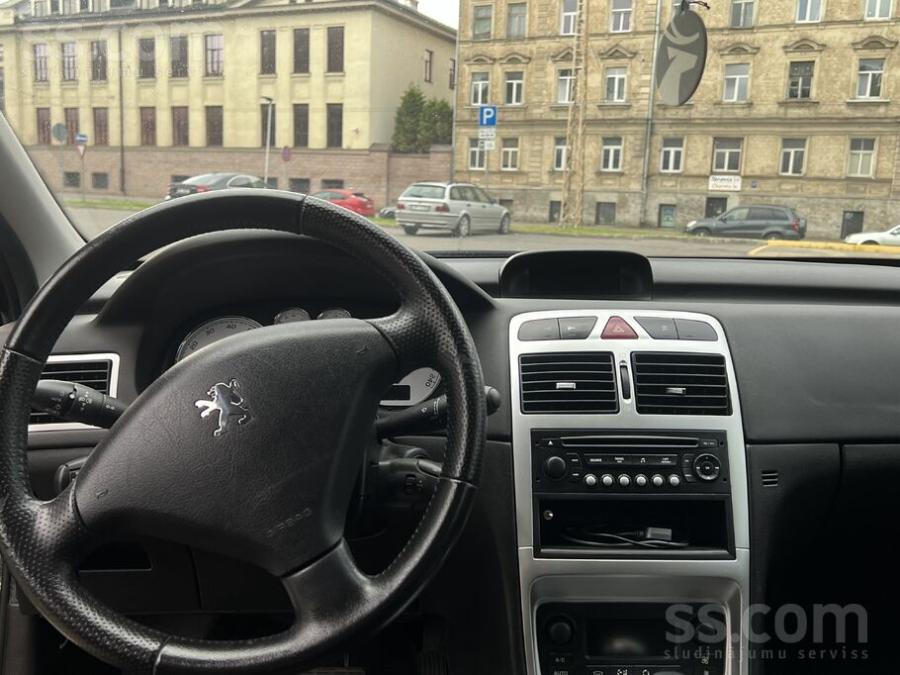 Black Peugeot 307 2007 in Riga, with an engine capacity of 1.60 L and mileage of 169 thousand km for 1750 €, photo 8 on AUTOMOTO.COM.LV