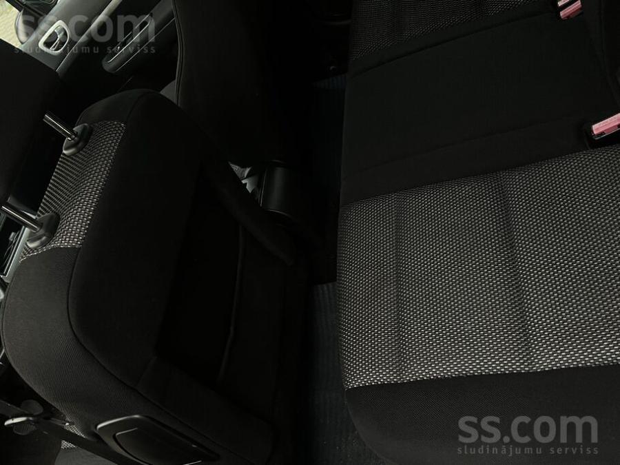 Black Peugeot 307 2007 in Riga, with an engine capacity of 1.60 L and mileage of 169 thousand km for 1750 €, photo 10 on AUTOMOTO.COM.LV