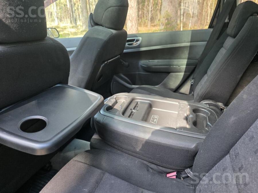 Melns Peugeot 307 2002 Rīga, ar dzinēja tilpumu 1.60 L un nobraukumu 285 tūkst. km par 1100 €, foto 7 vietnē AUTOMOTO.COM.LV