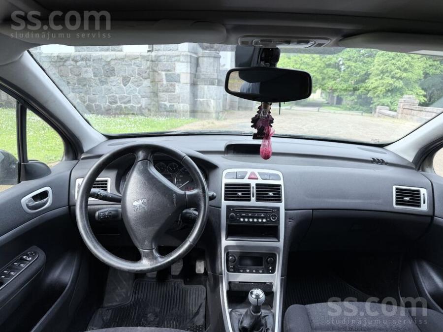 Melns Peugeot 307 2006 Gulbene, ar dzinēja tilpumu 1.60 L un nobraukumu 327 tūkst. km par 1300 €, foto 13 vietnē AUTOMOTO.COM.LV
