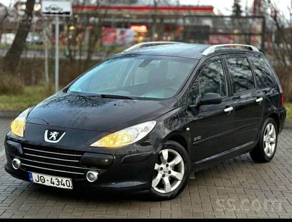 Black Peugeot 307 2008 in Kuldiga, with an engine capacity of 2.00 L and mileage of 357 thousand km for 1400 €, photo 2 on AUTOMOTO.COM.LV
