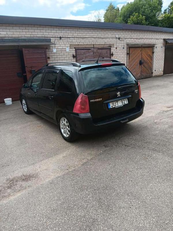 Black Peugeot 307 2003 in Kupiskis, with an engine capacity of 2.00 L and mileage of 375 thousand km for 1000 €, photo 4 on AUTOMOTO.COM.LV