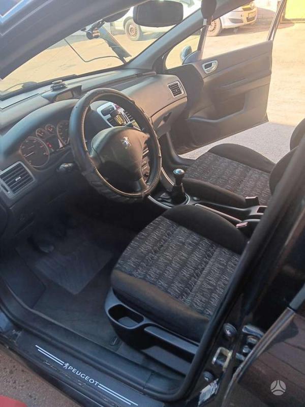 Black Peugeot 307 2003 in Kupiskis, with an engine capacity of 2.00 L and mileage of 375 thousand km for 1000 €, photo 8 on AUTOMOTO.COM.LV