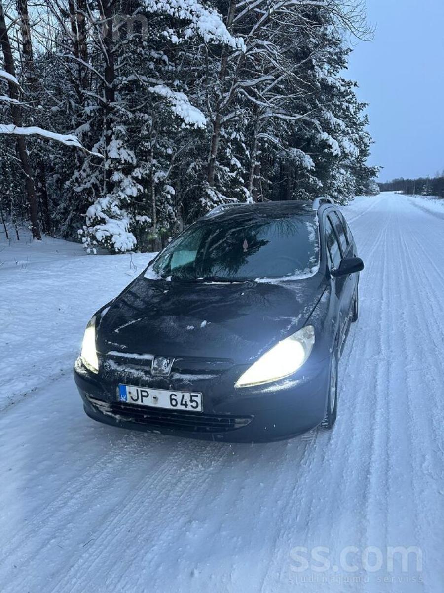 Black Peugeot 307 2004 in Daugavpils, with an engine capacity of 2.00 L and mileage of 327 thousand km for 950 €, photo 1 on AUTOMOTO.COM.LV