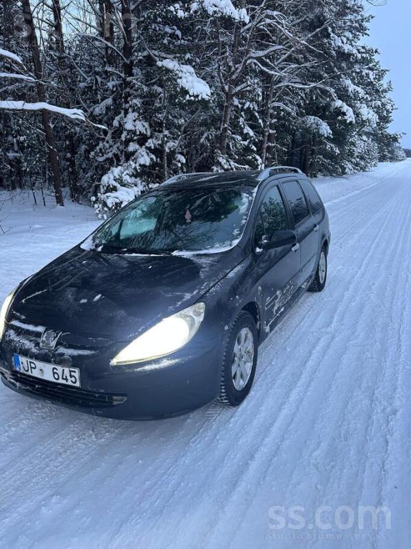 Черный Пежо 307 2004 в Даугавпилс, объемом двигателя 2.00 л и пробегом 327 тыс. км за 950 €, фото 2 на AUTOMOTO.COM.LV