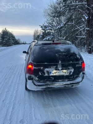 Black Peugeot 307 2004 in Daugavpils, with an engine capacity of 2.00 L and mileage of 327 thousand km for 950 €, photo 3 on AUTOMOTO.COM.LV