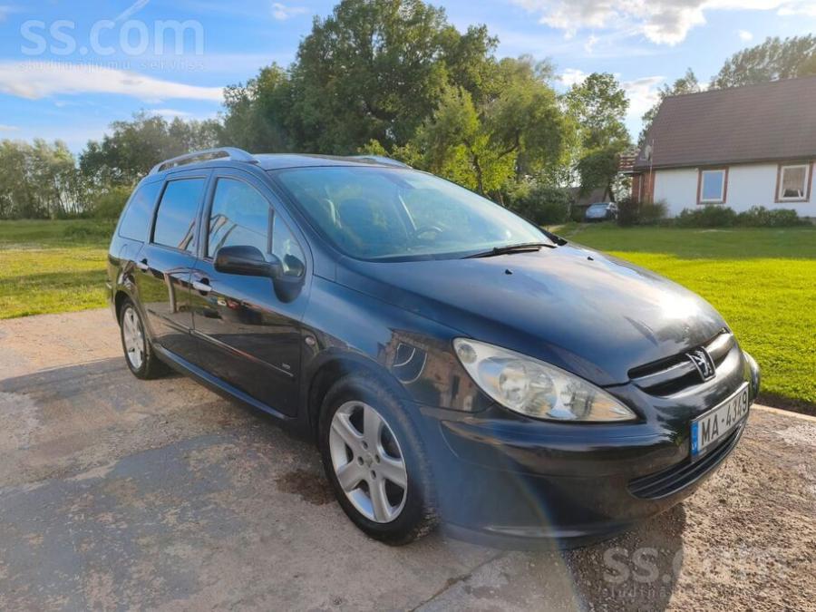 Black Peugeot 307 2005 in Bauska, with an engine capacity of 2.00 L and mileage of 380 thousand km for 1700 €, photo 1 on AUTOMOTO.COM.LV