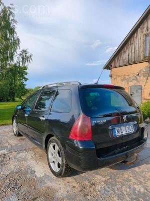 Black Peugeot 307 2005 in Bauska, with an engine capacity of 2.00 L and mileage of 380 thousand km for 1700 €, photo 4 on AUTOMOTO.COM.LV