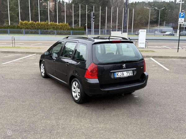 Black Peugeot 307 2006 in Vilnius, with an engine capacity of 2.00 L and mileage of 240 thousand km for 1200 €, photo 5 on AUTOMOTO.COM.LV