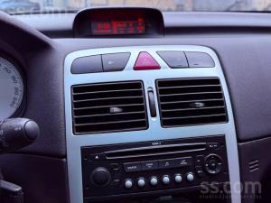 Melns Peugeot 307 2006 Rīga, ar dzinēja tilpumu 1.60 L un nobraukumu 350 tūkst. km par 1350 €, foto 24 vietnē AUTOMOTO.COM.LV