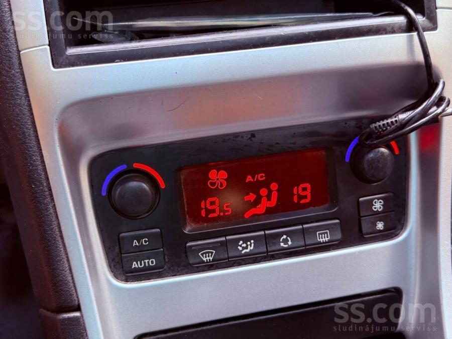 Melns Peugeot 307 2006 Rīga, ar dzinēja tilpumu 1.60 L un nobraukumu 350 tūkst. km par 1350 €, foto 26 vietnē AUTOMOTO.COM.LV