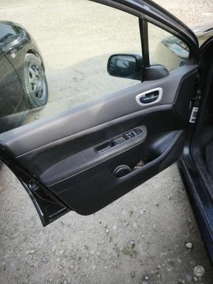 Black Peugeot 307 2006 in Panevezys, with an engine capacity of 1.60 L and mileage of 330 thousand km for 300 €, photo 6 on AUTOMOTO.COM.LV
