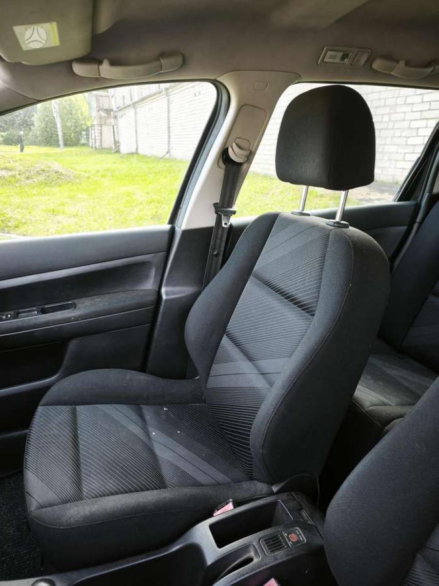 Black Peugeot 307 2006 in Panevezys, with an engine capacity of 1.60 L and mileage of 330 thousand km for 300 €, photo 10 on AUTOMOTO.COM.LV