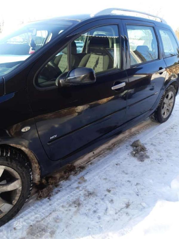 Melns Peugeot 307 2007 Raseiniai, ar dzinēja tilpumu 1.56 L un nobraukumu 320 tūkst. km par 1050 €, foto 4 vietnē AUTOMOTO.COM.LV