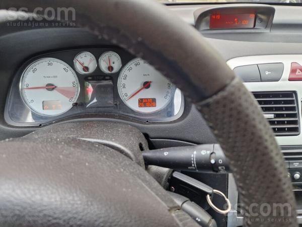 Melns Peugeot 307 2007 Daugavpils, ar dzinēja tilpumu 1.60 L un nobraukumu 262 tūkst. km par 1550 €, foto 2 vietnē AUTOMOTO.COM.LV