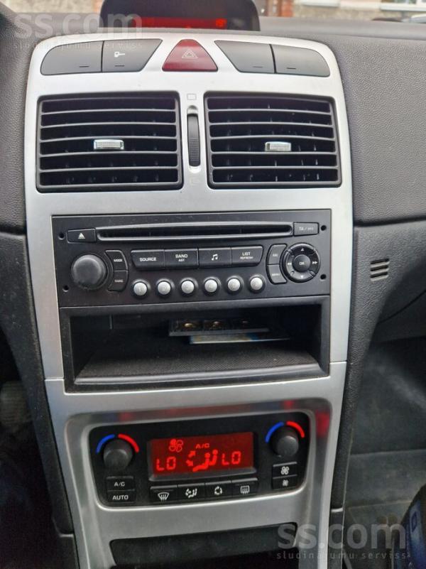 Melns Peugeot 307 2007 Daugavpils, ar dzinēja tilpumu 1.60 L un nobraukumu 262 tūkst. km par 1550 €, foto 3 vietnē AUTOMOTO.COM.LV