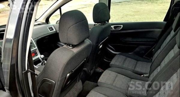 Peugeot 307 2007 in Daugavpils on AUTOMOTO.COM.LV Black Peugeot 307 2007 in Daugavpils, with an engine capacity of 1.60 L and mileage of 358 thousand km for 1860 €, photo 5 on AUTOMOTO.COM.LV