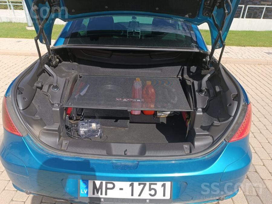 Blue Peugeot 307 2008 in Riga, with an engine capacity of 2.00 L and mileage of 319 thousand km for 2000 €, photo 5 on AUTOMOTO.COM.LV