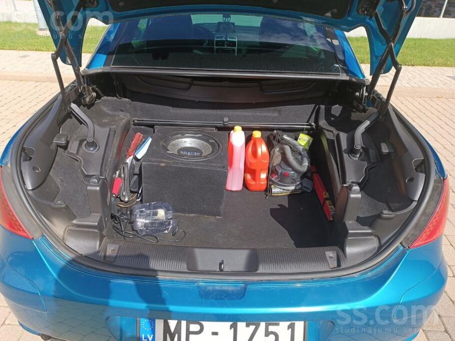 Blue Peugeot 307 2008 in Riga, with an engine capacity of 2.00 L and mileage of 319 thousand km for 2000 €, photo 6 on AUTOMOTO.COM.LV