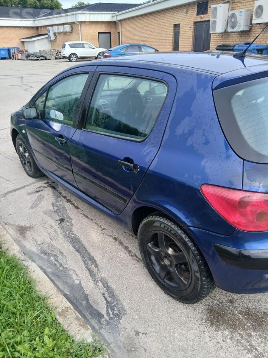 Zils Peugeot 307 2002 Kuldīga, ar dzinēja tilpumu 2.00 L un nobraukumu 473 tūkst. km par 800 €, foto 3 vietnē AUTOMOTO.COM.LV