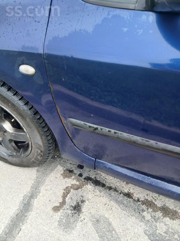 Zils Peugeot 307 2002 Kuldīga, ar dzinēja tilpumu 2.00 L un nobraukumu 473 tūkst. km par 800 €, foto 5 vietnē AUTOMOTO.COM.LV