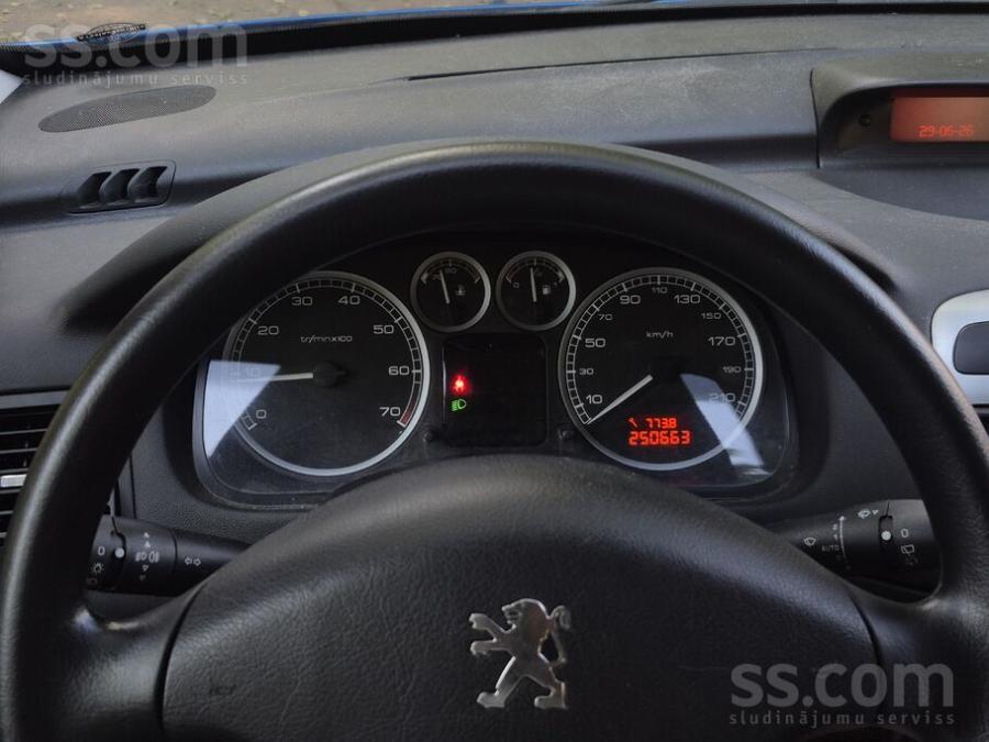 Zils Peugeot 307 2003 Rīga, ar dzinēja tilpumu 1.60 L un nobraukumu 250 tūkst. km par 1300 €, foto 15 vietnē AUTOMOTO.COM.LV