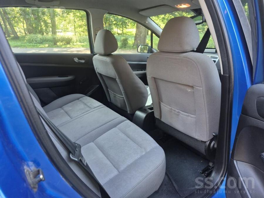 Zils Peugeot 307 2003 Rīga, ar dzinēja tilpumu 1.60 L un nobraukumu 250 tūkst. km par 1300 €, foto 20 vietnē AUTOMOTO.COM.LV