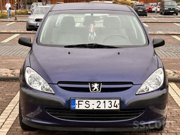 Peugeot 307 2004 in Ventspils on AUTOMOTO.COM.LV Blue Peugeot 307 2004 in Ventspils, with an engine capacity of 1.60 L and mileage of 201 thousand km for 1200 €, photo 3 on AUTOMOTO.COM.LV