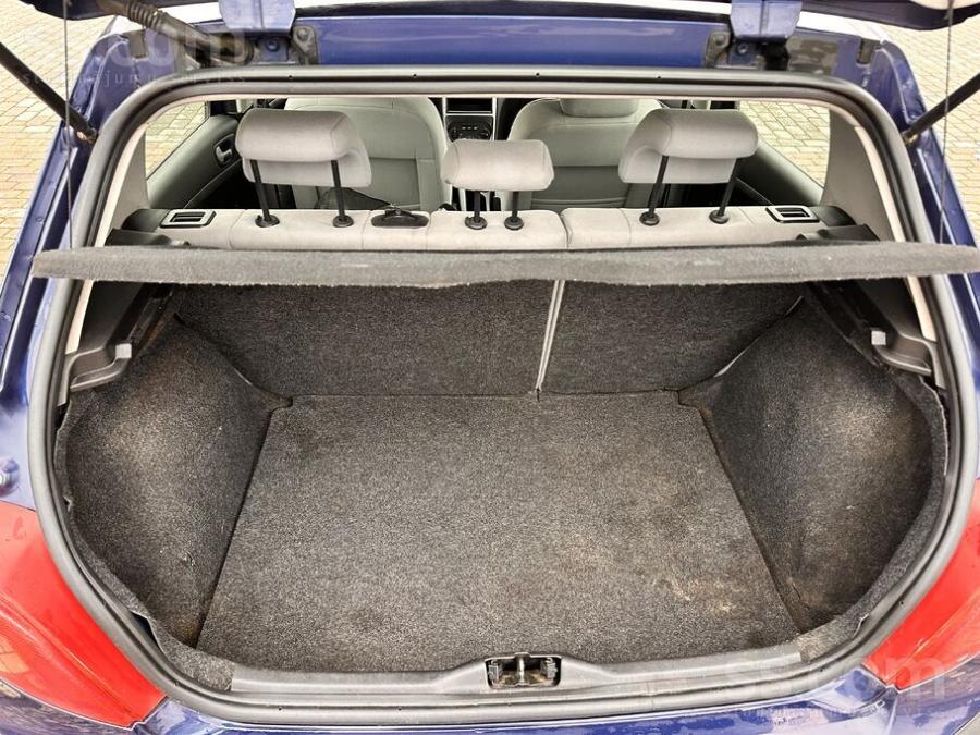 Zils Peugeot 307 2004 Ventspils, ar dzinēja tilpumu 1.60 L un nobraukumu 201 tūkst. km par 1200 €, foto 8 vietnē AUTOMOTO.COM.LV