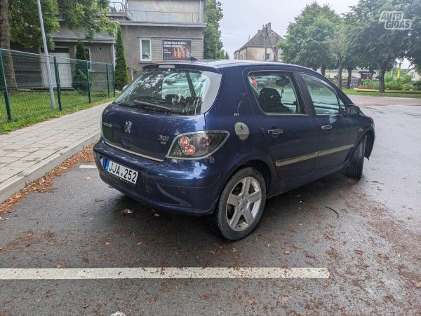 Blue Peugeot 307 2004 in Klaipeda, with an engine capacity of 2.00 L and mileage of 260 thousand km for 1050 €, photo 10 on AUTOMOTO.COM.LV