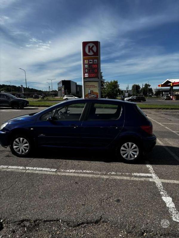 Blue Peugeot 307 2005 in Vilnius, with an engine capacity of 1.58 L and mileage of 257 thousand km for 500 €, photo 2 on AUTOMOTO.COM.LV