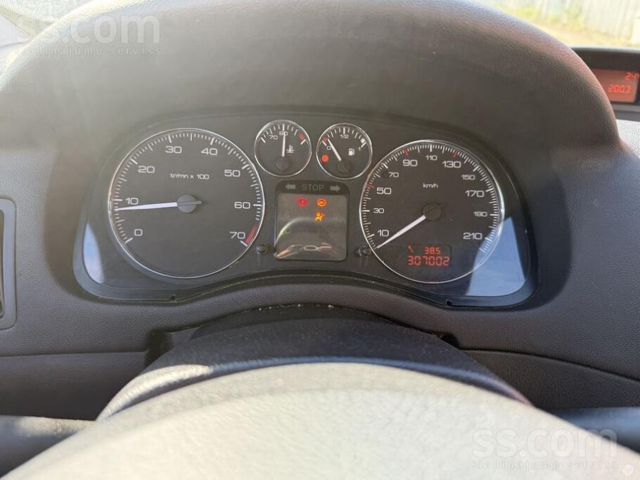 Zils Peugeot 307 2005 Rīga, ar dzinēja tilpumu 1.60 L un nobraukumu 307 tūkst. km par 770 €, foto 6 vietnē AUTOMOTO.COM.LV