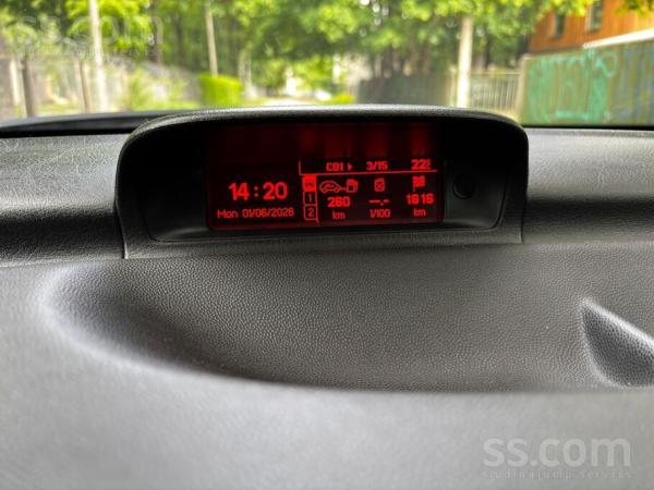 Zils Peugeot 307 2006 Rīga, ar dzinēja tilpumu 2.00 L un nobraukumu 267 tūkst. km par 1500 €, foto 9 vietnē AUTOMOTO.COM.LV