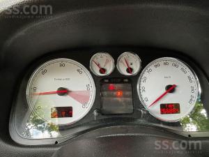 Zils Peugeot 307 2006 Rīga, ar dzinēja tilpumu 2.00 L un nobraukumu 267 tūkst. km par 1500 €, foto 13 vietnē AUTOMOTO.COM.LV