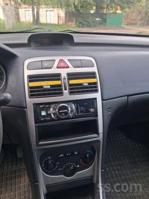 Zils Peugeot 307 2002 Rīga, ar dzinēja tilpumu 1.60 L un nobraukumu 235 tūkst. km par 900 €, foto 9 vietnē AUTOMOTO.COM.LV