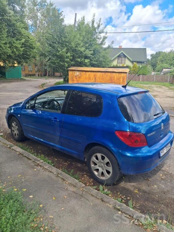 Blue Peugeot 307 2002 in Riga, with an engine capacity of 1.60 L and mileage of 235 thousand km for 500 €, photo 5 on AUTOMOTO.COM.LV