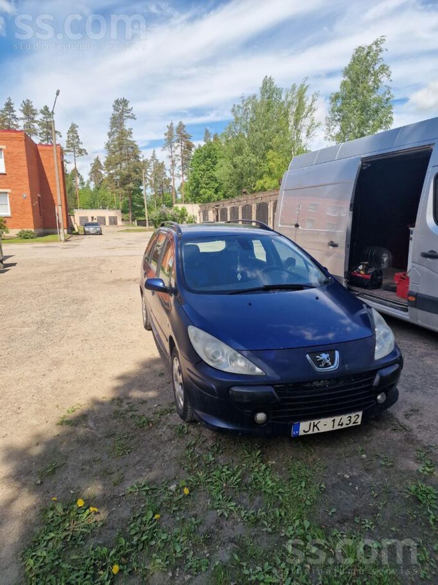 Синий Пежо 307 2005 в Валмиера, объемом двигателя 1.60 л и пробегом 465 тыс. км за 650 €, фото 1 на AUTOMOTO.COM.LV