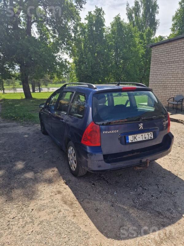 Синий Пежо 307 2005 в Валмиера, объемом двигателя 1.60 л и пробегом 465 тыс. км за 650 €, фото 4 на AUTOMOTO.COM.LV