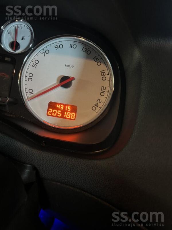 Peugeot 307 2006 Rīga, ar dzinēja tilpumu 2.00 L un nobraukumu 205 tūkst. km par 2800 €, foto 7 vietnē AUTOMOTO.COM.LV