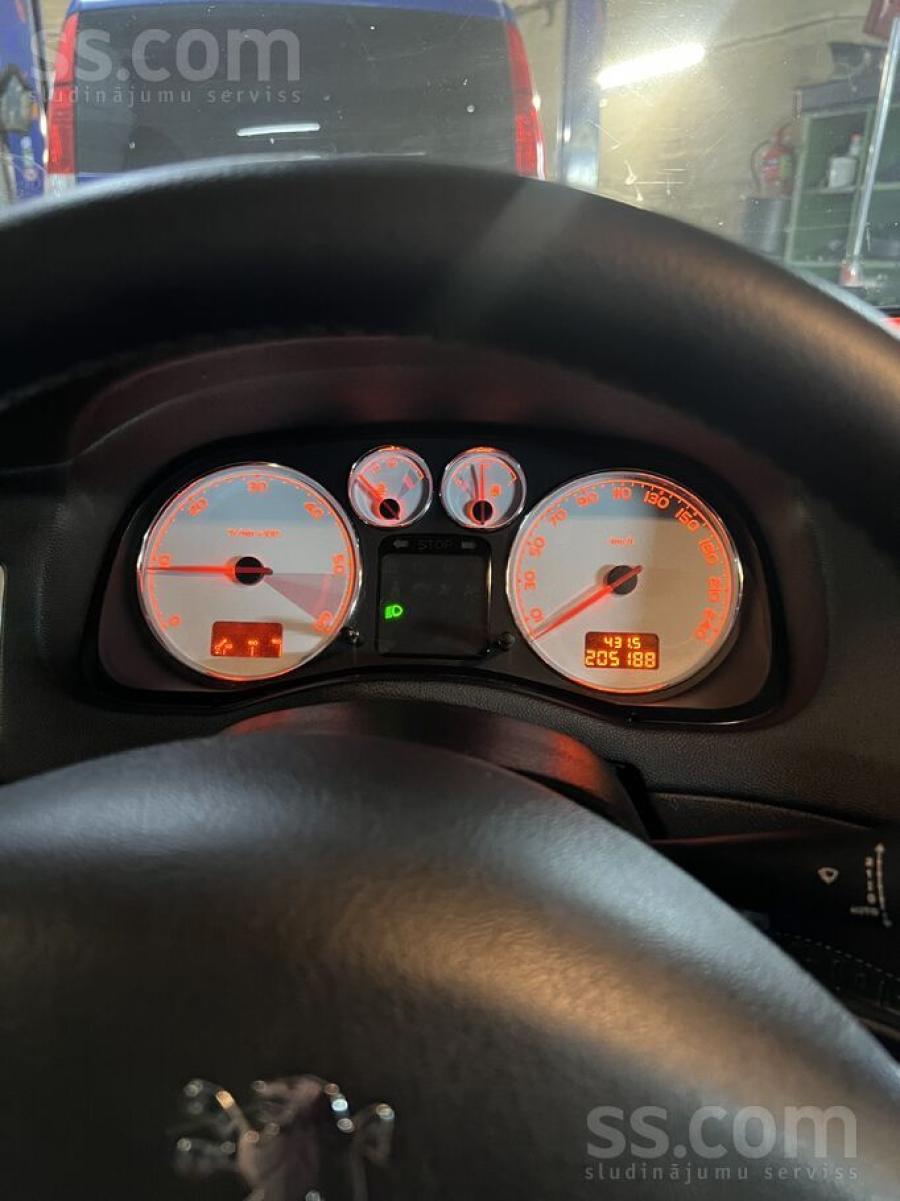 Peugeot 307 2006 Rīga, ar dzinēja tilpumu 2.00 L un nobraukumu 205 tūkst. km par 2800 €, foto 8 vietnē AUTOMOTO.COM.LV