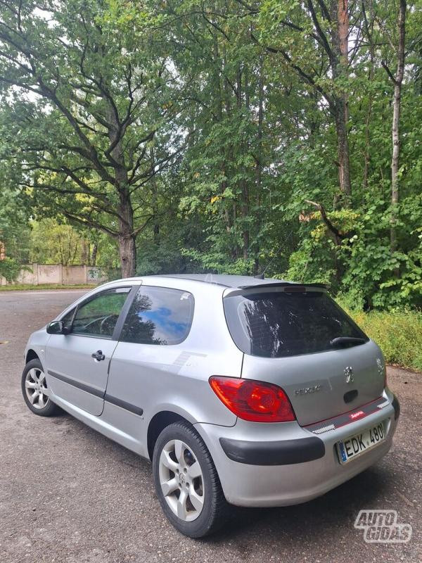 Пежо 307 2005 в Алитус на AUTOMOTO.COM.LV Пежо 307 2005 в Алитус, объемом двигателя 1.60 л и пробегом 294 тыс. км за 1390 €, фото 7 на AUTOMOTO.COM.LV